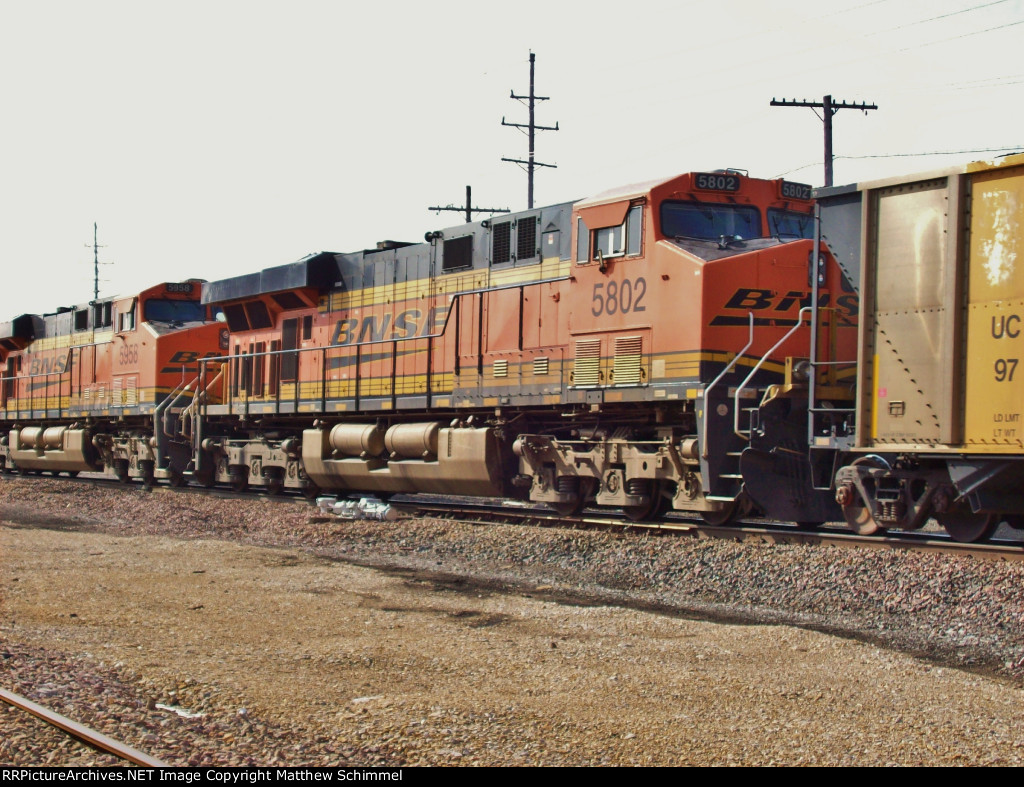 BNSF 5802